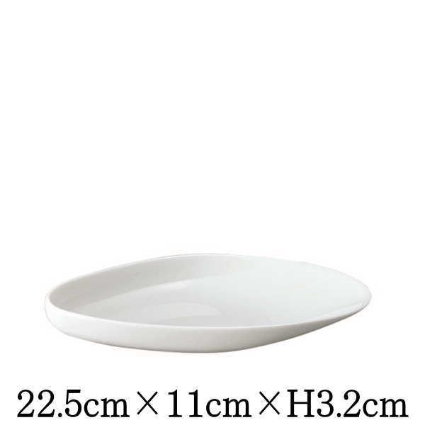 【サイズ】22.5cm×11cm×H3.2cm【カラー】ホワイト　　　　　※画像と実際ではモニターや光の加減で多少色合いが異なる場合があります。【素材】白磁【取り扱い】電子レンジ○、食洗機○、直火×、オーブン×  【用途】  前菜、アンティ...