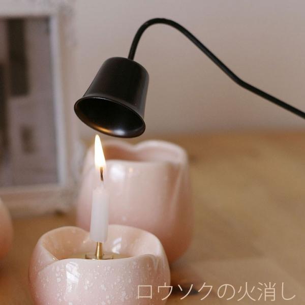 ろうそく。その火を消す時に、皆さまはどのようにされていますか？ロウソク火消しがあると、簡単に、そして安全に火を消すことができますので、用意しておくととても便利ですよ。■サイズ幅3.1×長さ15.4×高さ4.8cm※撮影に使用した仏具、ロウソ...