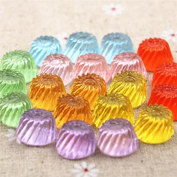 とってもでツヤツヤなカップゼリーです！カップから出したばかりな感じで、ギザギザが付いています♪こちらは5個セットになります！色はお選びいただけませんが、可能な限りバラバラにお入れ致します。【サイズ】直径 約17mm x 高さ 約10mm【素...