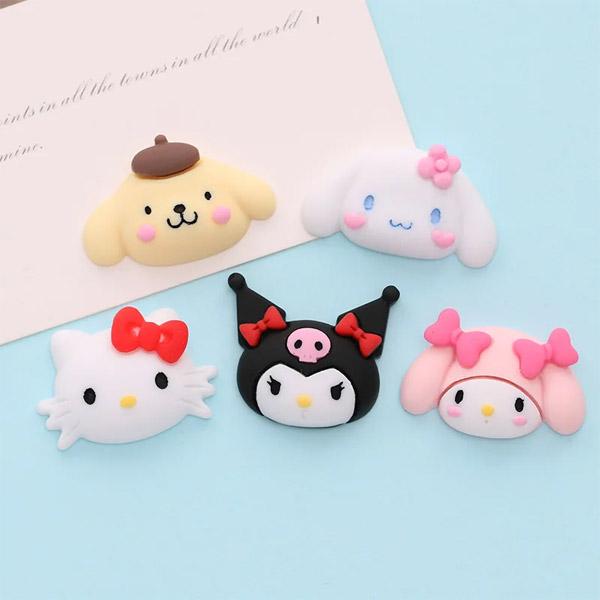 かわいい動物たちのお顔部分の貼り付けプラパーツです！ネコやウサギなどで計5種類。みんなとってもかわいいです♪各パーツの裏は貼れるように平面になっています。各種類1つずつ、計5個の販売となります。サイズは1つを代表して記載しています。【サイズ...