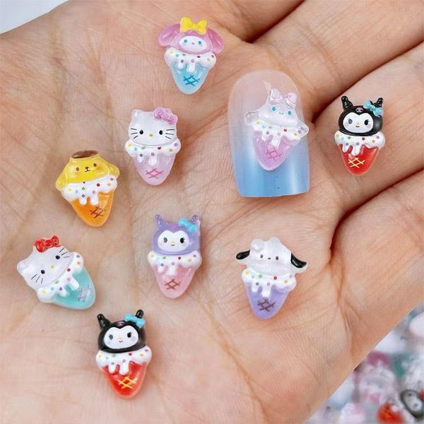 動物たちがアイスクリームになっちゃったかわいいパーツです！とっても小さめでネイルサイズ。もちろんネイル以外にもお使いいただけます♪裏側は空白になっているので、基本的には貼り付けて使うパーツとなります。8種類ある中からランダムに5種類、計5個...