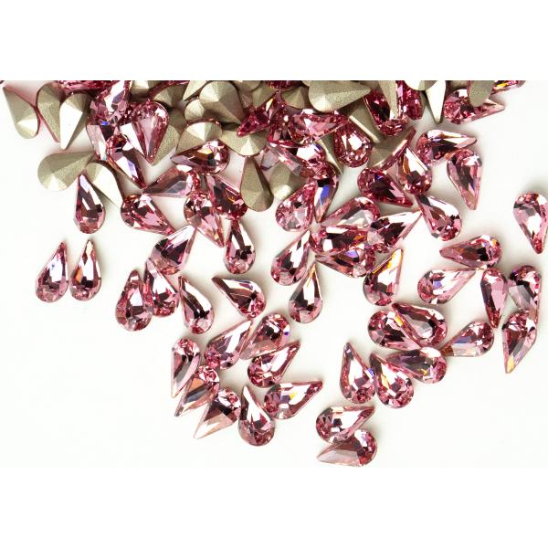 ライトローズ。人気のペアシェイプ型です。型番：43515615MC PEAR MAXIMA LIGHTROSEこちらのページはファンシーストーン(裏面が平面ではない)です。