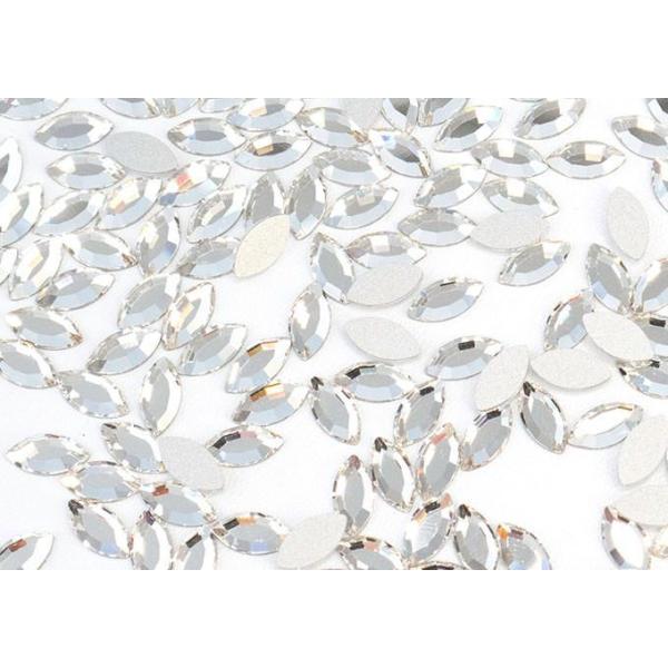 クリスタル。ナベット型で約8×4mm の大きさです。型番：43814110MC NAVETTE  FB 8×4mm CRYSTAL