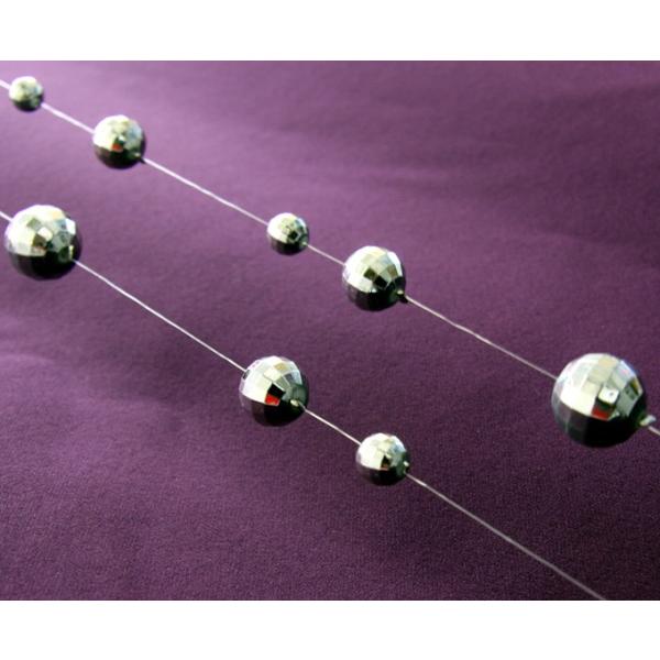 使用されているパーツはアクリルラインパーツK10、K14、K18 の3種類それぞれのパーツをランダムに固定して仕上げられています。複数本を立体的に設置することで泡や星空のイメージを立体的に演出できます。※上部側にはリングが付きます。下側はカ...