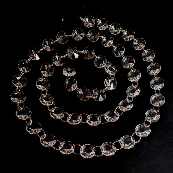 ※価格は1本の金額になります。ガラス製クリスタルチェーン14mmオクタゴン1m連結■素材：K9ガラス■カラー：クリア■サイズ：接続長約1m（49個連結）、重量約68.5g※サイズは若干の個体差のあるものが含まれる場合があります。注意：この商...