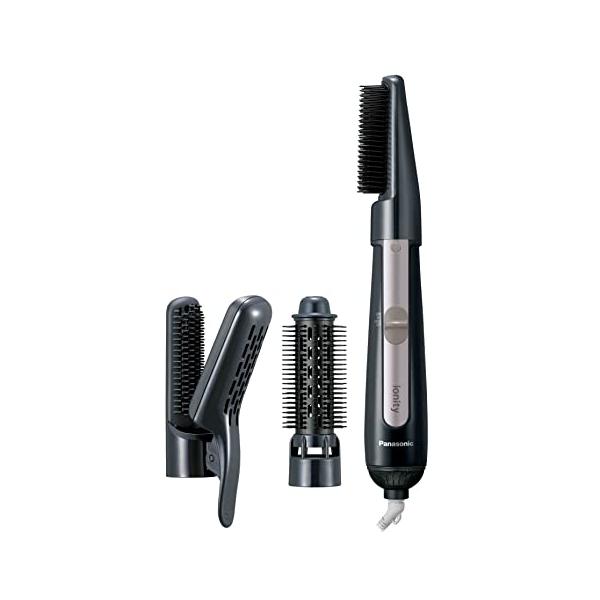 カラー：黒スタイル：まとまりスタイルタイプサロンブローブラシで、しっかりくせハネを伸ばし、浮き毛を抑えて、毛先までつややかにまとまる。毛束を挟み、毛束の外側にも温風をあてる、サロンブロー発想のブローが簡単に。マイナスイオンが髪の表面をやさし...