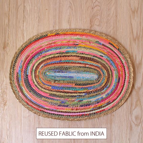 ( POINT! )不要になった古布を細く裂き、色とりどりに組み合わせたマルチユースマット。SDGsへの効果的なアプローチとして注目されるアップサイクル製品です。カラフルな色味とクラフト感のある質感が、ぱっと目を引くお部屋のアクセントに♪ア...