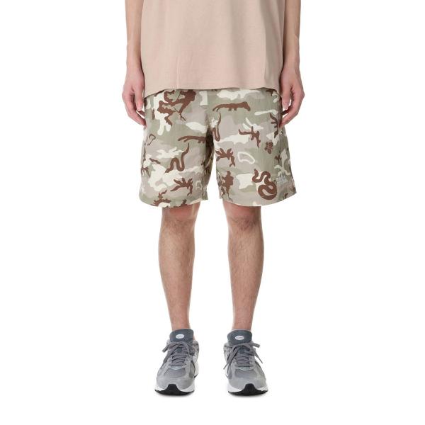 ＜商品説明＞オリジナルのカモ柄を落とし込んだ、タスランナイロンのショーツ。マットな風合いでリラックスシルエットに仕上がっています。軽量で耐久性も高く、撥水効果も備えているのでタウンからフィールドまでお使いいただけます。着用者:身長176cm...