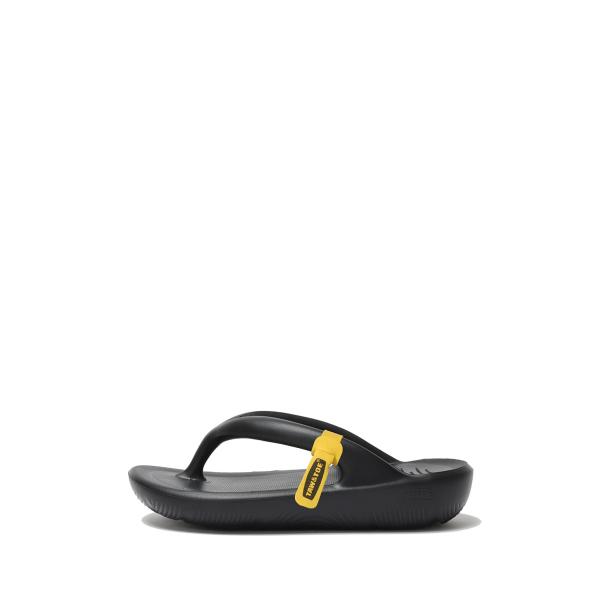 ＜商品説明＞環境にやさしいバイオベースTPE素材を使用し、柔らかい手触りと耐久性を誇る、ZEROVITY〓 フリップフロップ。通常のPVCシューズやラバーシューズとは比較にならないほど軽く、運動中や歩行中に足にかかる力を効果的に分散・吸収し...