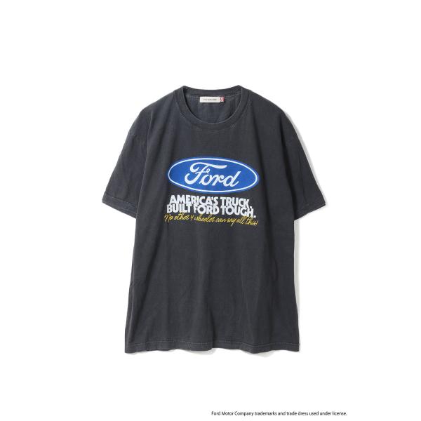 ＜商品説明＞アメリカを代表する自動車メーカー「FORD（フォード）」のメッセージロゴを落とし込んだグラフィックTシャツ。「AMERICA’S TRUCK / BUILT FORD TOUGH.」タフさと信頼性を象徴するスローガンをプリント。...