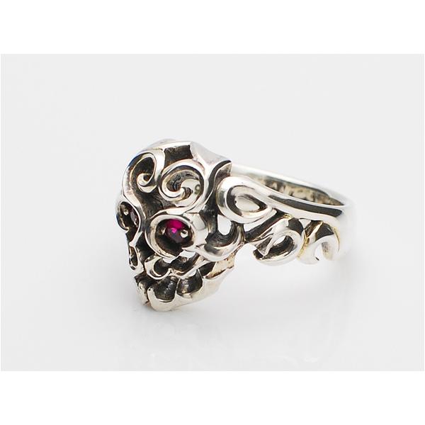 GARDEL/ガーデル/リング/指輪モデル：RUFEN SKULL RING/Ruby素材：SILVER+RUBY品番：GDR-046/Ruby◆スカル全体を透かしのトライバルでデザインした小ぶりのリングです。◆瞳には天然のルビーをセッティ...