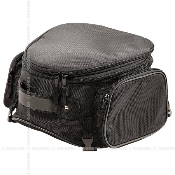 製品仕様品　番：NB-120カラー：ブラック素　材：ポリエステルサイズ：縦36×横41×幅21〜29cm容　量：9.5〜14L付　属：アジャストベルト×4,レインカバー×1