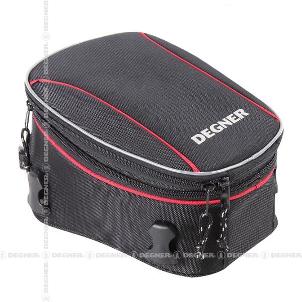 ADJUSTER SEAT BAG NB-150かんたん取付の容量可変バッグ簡単3ステップかんたんベルトで取付け楽々！小さくつけて大きく使おう！！フレキシブルジップで容量UP！！日帰りツーリングにもってこい!!レインカバー標準装備フレキシブ...