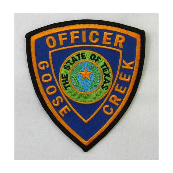 OFFICER GOOSE CREEK THE STATE OF TEXASのワッペン（Smallサイズ）アイロン装着可能です。大きさは約横10.2cm・約11.2cmとスモールサイズです。洋服の胸・袖・カバンなどにつけてアクセントにどうぞ...