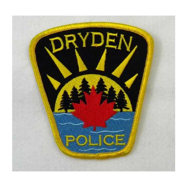 DRYDEN POLICEのワッペン（Smallサイズ）アイロン装着可能です。大きさは約横8.7cm・約9.7cmとスモールサイズです。洋服の胸・袖・カバンなどにつけてアクセントにどうぞ。ワッペンSmallサイズのみ、10枚までネコポス発送...