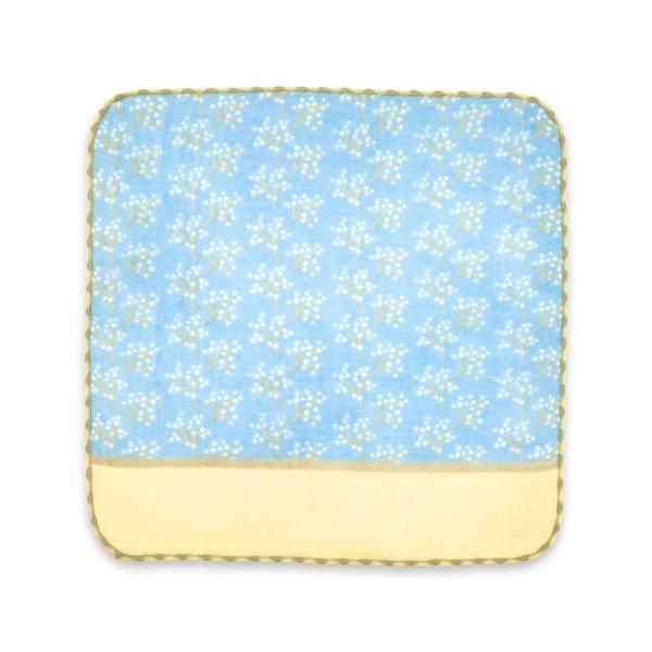 町娘のハンカチーフかすみ草そうだわ、お花屋さんへいきましょう。大切なあの人に贈る花。さて、どれにしようかしら？表面ガーゼ地、裏面タオル地の2枚合わせはんかち。サイズ：25x25cm綿１００％日本製母の日ギフト