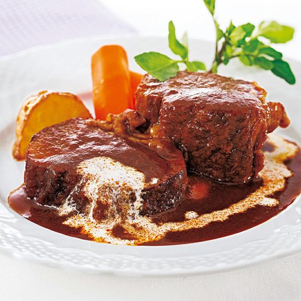 歴史ある「伊藤グリル」のビーフシチューは、初代・寛からの伝統の一品です。ポイントは、煮込み時間とソースの濃度。初代から継承された伝統の味に、フランス料理をベースに持つ四代目・享治が独自のアレンジを加え、さらに自信を持っておすすめできる一品に...