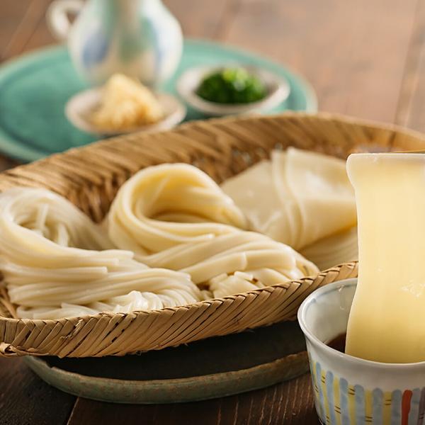 創業明治27年の花山うどん自慢の麺を詰合せました。看板商品の「花山うどん」、幅広でもちもち感が特長の群馬ご当地麺「ひも川」、ご当地うどん日本一を決める大会で三年連続優勝に輝いた茹で上がり約5cm幅の「鬼ひも川」。3種の太さが異なる麺を、本格...
