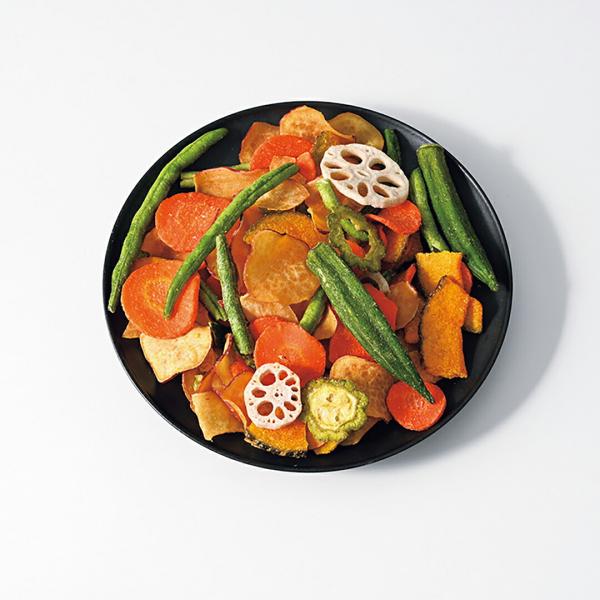 野菜を減圧フライ製法でフライしました（一部常圧フライ）。素材そのままの野菜の味をお楽しみください。全部で７種類入っており、そのまま食べても、トッピングにもおすすめです。商品内容450g（さつまいも、かぼちゃ、にんじん、オクラ、ゴーヤ、れんこ...