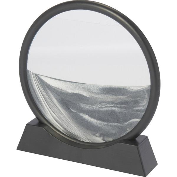 色の異なる砂が不規則に落ちる様子や砂が作り出す毎回異なる情景をお楽しみいただけるインテリアオブジェです。砂の落ちる速さを調整できるインジェクターを付属しています。商品内容●空気量調整用のインジェクター付属サイズ：23.5×5.3×27cm重...