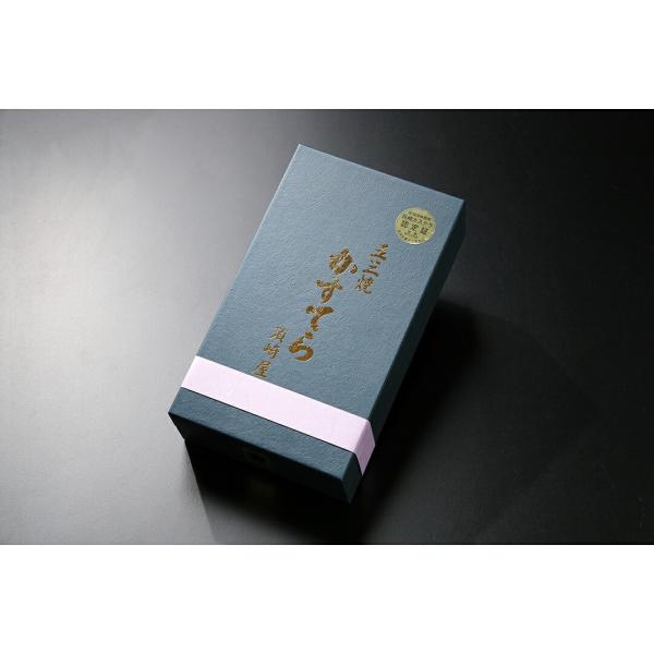 須崎屋は、創業155年。五代目　代二は高品質の長崎かすてら「五三焼」に専念し、こだわりぬいて磨き上げました。旨味の強い地元産の鶏卵に更に卵黄だけを追加、高級な佐賀県産の一等水飴、純度の高い氷砂糖、優しい甘味の和三盆糖、「五三焼」にふさわしい...