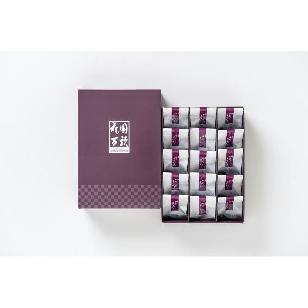 天保5年（1834年）創業「花園万頭」。発売以来七十余年、今も変わらぬ製法で蜜漬けしてお造りしております。豆芯までしっとりと甘みを含ませた舌にとろけるような代表銘菓の甘納豆です。アイスクリームやヨーグルトなどに入れていただいても美味しく召し...