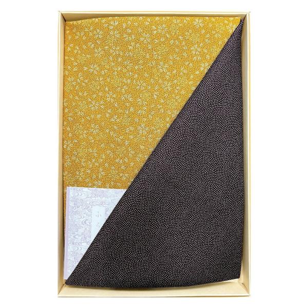 物を包んだ時に、結び目から裏の色柄が見えるのが特徴の両面染めの小ふろしきで、広げた時には裏の色や柄が主役となります。ふろしきの定番サイズで、進物包みやワインボトル包みなど、1枚あると便利です。商品内容ふろしき（約700×700mm）×1箱サ...