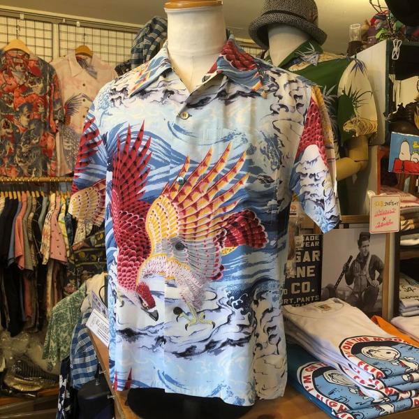 1940年代後期、「MUSA-SHIYA SHOTEN LTD.」の作品を忠実に再現した限定生産のスペシャルモデルになります。古来より、初夢に見ると縁起が良いとされている「一富士二鷹三茄子」、特に鷹は立身出世や幸運の象徴とされている。異国の...