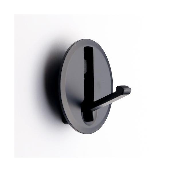 【特長】●フックは自動的に閉まります。　●フック収納時の出っ張りが少ないデザインです。　　【仕様】●メーカー:スガツネ工業　●型番:NF-R64-BL　●商品名:収納フック