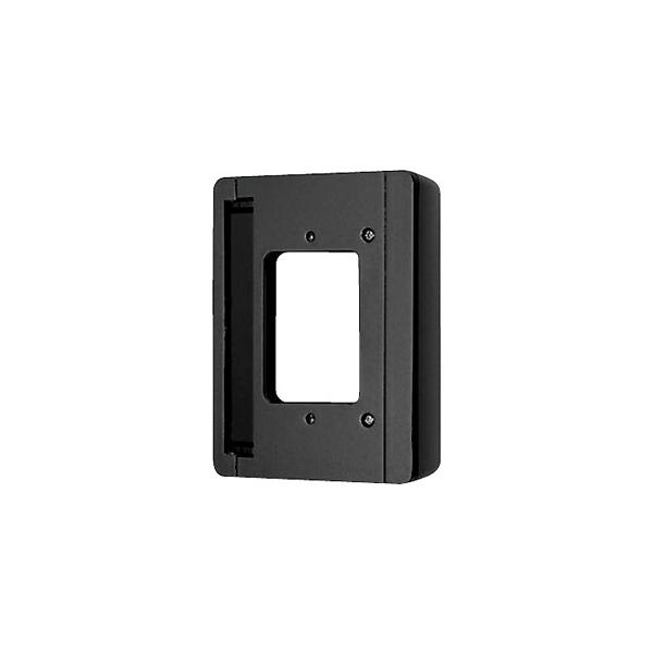 【仕様】 ●カメラ付玄関子機の映る範囲を左または右向きに角度調整します。 ●左または右に15°調整します。 ●左右 ●角度30°左右両用 ●形状:壁取付型 ●適合ボックス:JIS1個用スイッチボックス用 ●材質:難焼性PC+ABS樹脂 ●質...