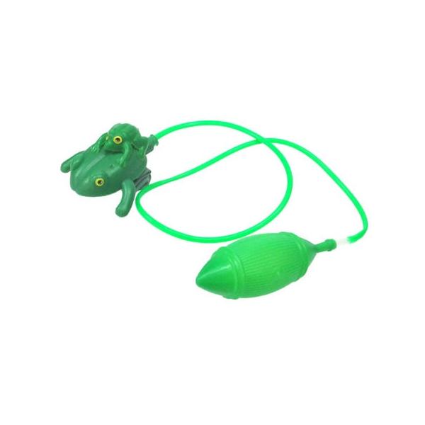 ご覧いただきありがとうございます。昭和レトロの玩具です。ポンプを押すことでカエルの足が伸びジャンプします。微妙にリアルです。猫と遊ぶと楽しいです。■スペックサイズ　30×55×50mm素　材　PVC・ラバー・ポリプロピレン