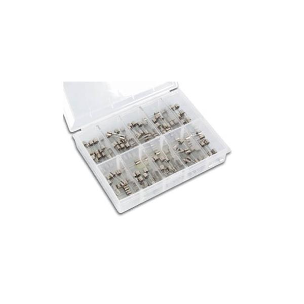 寸法：直径5.2mm±0.2/長さ20mm±0.5定格電圧：250VACセット内容：0.1A/0.2A/0.5A/1A/1.6A　　　　　　　2A/2.5A/3A/4A/5A内容数量：100本(各10本ずつ)透明ケース入り(約132×98×...