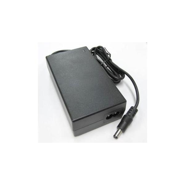 入力電圧：100-240VAC出力：12.6VDC 2.0AACインレット：IEC60320-C8(2P)出力プラグ：φ5.5×φ2.1mm 　　　　　　L-10.0mmストレート電極性：センター(+）保護回路：過電流、短絡、極性使用温度範...