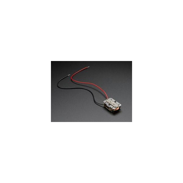 この製品は、通常のスピーカーのように動くコーンを持っていない代わりに、小さな金属棒がボイスコイルで包まれています。電流がコイルに通されると、磁場によって金属片が膨張して収縮し、平らな面や空洞に押し当てるとスピーカーに変わります。本製品を直接...