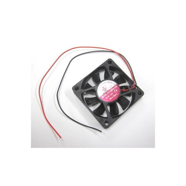 定格電圧：5VDCベアリング：スリーブベアリング回転数：3600rpm最大風量：0.337m3/min.サイズ：約60×60×10mmワイヤー長：約240mm重量：約30g 認証：CE