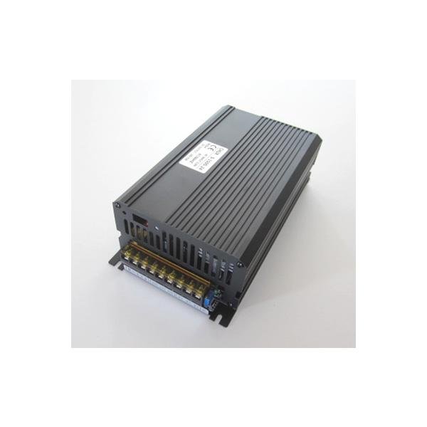 入力：90〜160Vac入力周波数：50/60Hz出力電圧：12VDC出力電流：125A電圧調整幅：10〜13.2Vリップルノイズ：120mVp-p保護：短絡/過電圧/過熱寸法：約240×125×75mm重量：約2.0kg※詳細仕様に関しま...