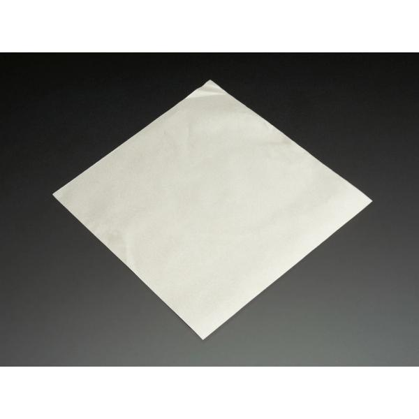 ・この導電性織物は銀色で、銅とニッケルメッキを施したポリエステル製です。ソフトスイッチ、プラッシュキーパッド、静電容量式タッチセンサー、その他のテキスタイルインターフェースに小片でご使用ください。この高導電性織物は、繊維のどの方向でも1フィ...