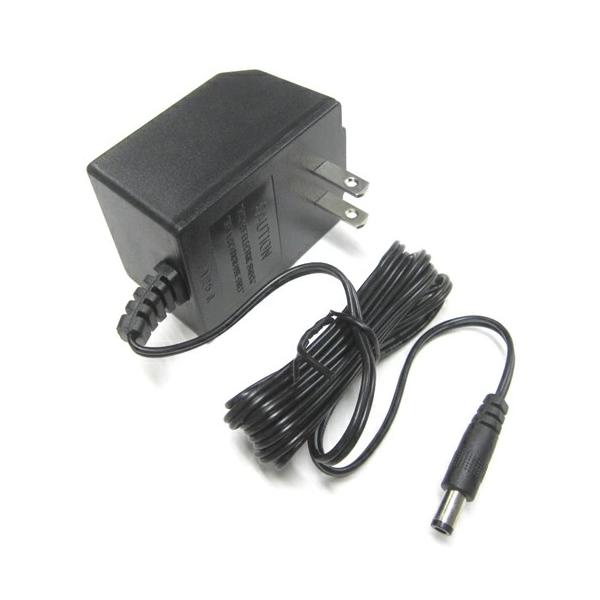 入力：100VAC 50/60Hz出力：9VAC/570mA(全負荷時）出力プラグ直径：φ5.5×2.1mm　　　　　　　　Ｌ-9.5mmストレート認証：PSEサイズ：約67ｘ48ｘ40mm※本製品は、非安定型のトランス電源ですので、無負荷...