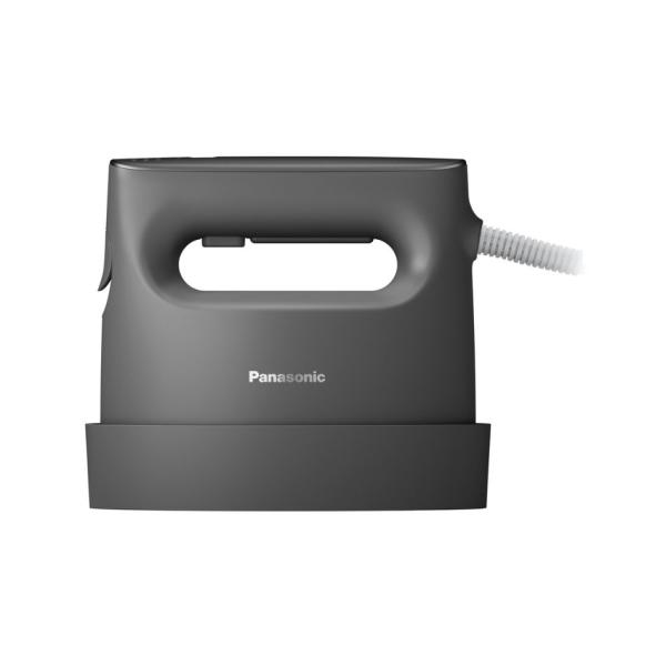 スピーディーにシワを伸ばし、脱臭・除菌もできるパナソニックの衣類スチーマー「NI-FS790-K」。立ち上がり約19秒で忙しい朝も快適にケア。360°スチーム噴射対応で吊るしたままでもアイロン台でも使える2WAY仕様。毎日使いたくなる軽量＆...