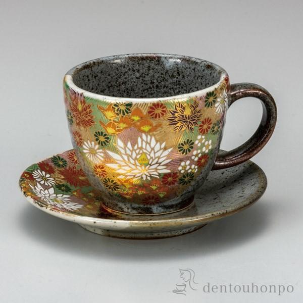 華やかさと伝統を纏った九谷焼のカップ＆ソーサー。丹念に描かれた花々が、特別な一杯に彩りを添えます。手に取るたびに、日本の匠の技を感じられる逸品。この優美なデザインは、日常に上質なひと時をもたらし、贈り物としても大変喜ばれます。特別なコーヒー...