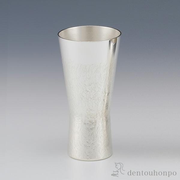 いつものお酒を特別なものに。銀ならではの輝きと重厚感が至福のひとときを演出します。■ 純銀 タンブラー 岩石 150g 【 東京銀器（銀工芸） 】＜仕様＞・ショップ品番：tko1921・材質：本体:銀製・商品サイズ：直径:5.5cm × 高...