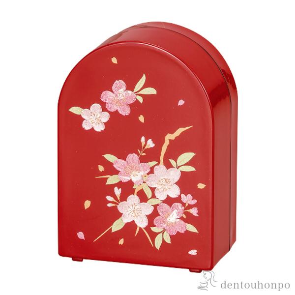 優雅な時間を奏でるこのオルゴールは、桃色の桜が浮かび上がる美しい漆器に包まれています。日本の伝統美と共に、心を癒すメロディーが日常に穏やかなひとときをもたらします。インテリアとしても洗練されたこの品は、大切な方への贈り物としても格別な選択で...