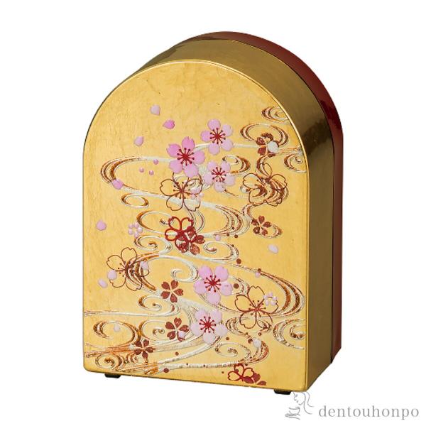 桜の舞う優美なデザインが、心に静かな時間をもたらします。山中漆器の職人技が光るこのオルゴールは、上質な音色で日常を豊かに彩ります。贈り物としても特別な存在感を放ち、大切なひとときを格別に演出します。和の伝統を手に取り、心安らぐ調べをどうぞ。...