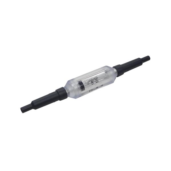 密閉形低圧引込ヒューズ 8sq (250V-50A)引込線の短絡と家庭のクーラーなどの起動電流によるヒューズ切れを保護し、厳しい自然の中でも経年劣化の少ない低圧ヒューズです。※本品の取扱いは安全にご使用いただくため、十分な知識と技能を有する...