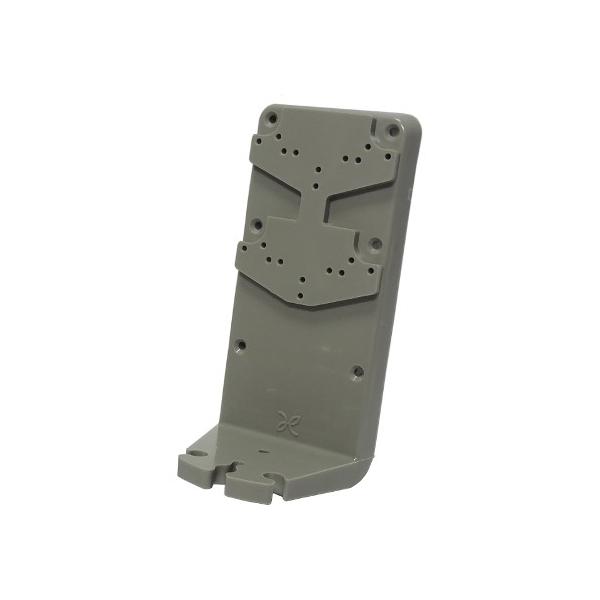 イワブチ 保安器取付板 SAPE-1材質:軟質ポリエチレン保安器の取付けに使用されます。このイワブチの製品は全てのメーカー品に適合可能な構造として開発されたようです。