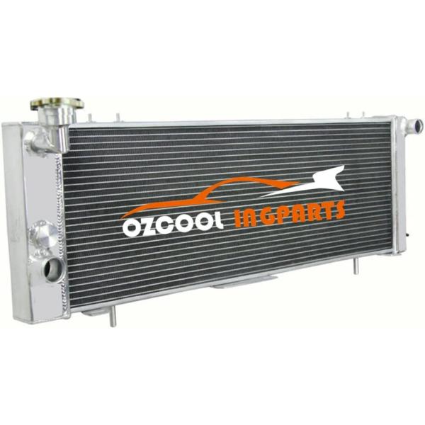 商品名OzCoolingParts ジープ チェロキー XJ ラジエーター 3列コア アルミニウム ラジエーター 1991-2001 92 93 94 95 96 97 98 99 ジープ チェロキー XJ コマンチ マニュアル 2.5L ...