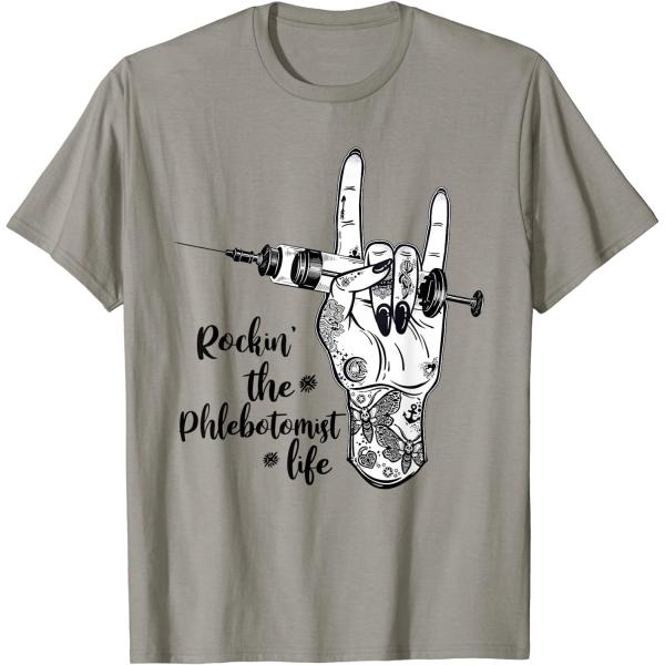 商品名Rockin' The Phlebotomist Life Henna Hand With Syringe Gifts T-Shirtブランド：Hand With Syringe Rockin' The Phlebotomist Li...