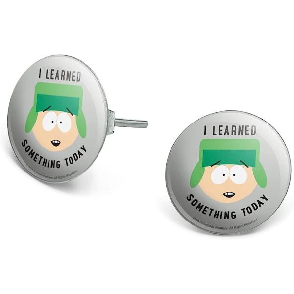 商品名South Park Kyle I Learned Something Today Novelty Silver Plated Stud Earringsブランド：GRAPHICS &amp; MORE商品サイズ：0.4 Inches...