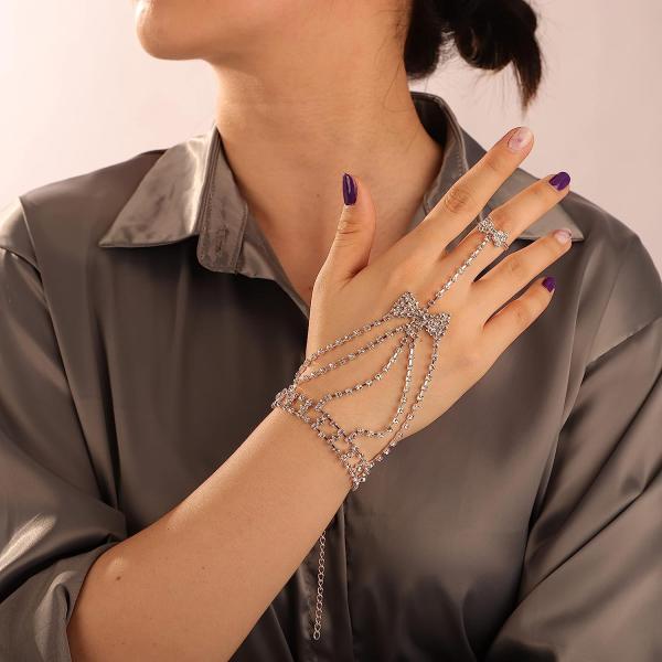 商品名YERTTER Silver Rhinestone Bow Tie Link Bracelet Hand Chain Sparkly Bracelet with Ring Hareness Wedding Brides Hand Ac...