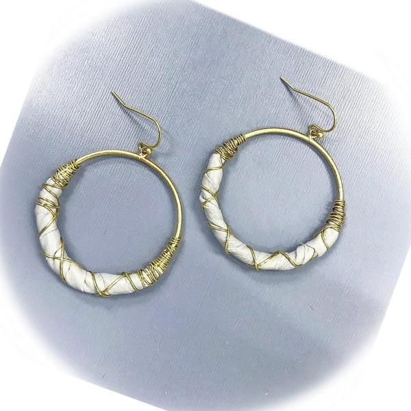 商品名Accessory Gray Faux Leather Wrapped Wired Gold Color Circle Drop Dangle Brass Plated Nice Earrings Pendant Charm Set ...